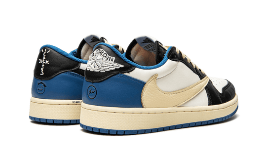 Sneaker Nike x Travis Scott | Scarpe uomo e donna in vendita online ...